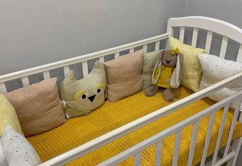 Кровать детская с маятником