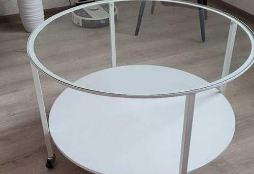 Журнальный столик IKEA со стеклом на колёсах