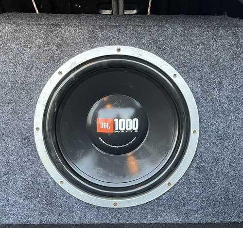 Сабвуфер JBL 1000 W