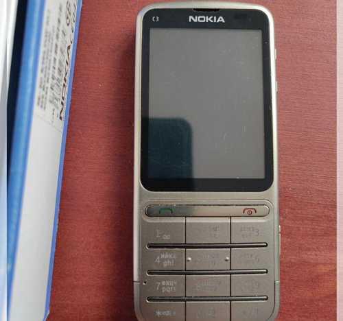 Nokia C3-01 Gold Edition