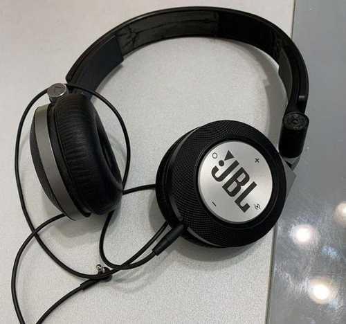 Беспроводные наушники jbl