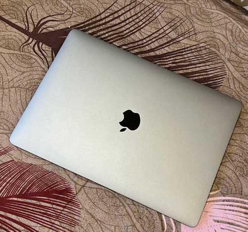 MacBook Air 13 (2020, M1), 256 ГБ, M1 (8-core), RAM 8 ГБ, GPU 7-core