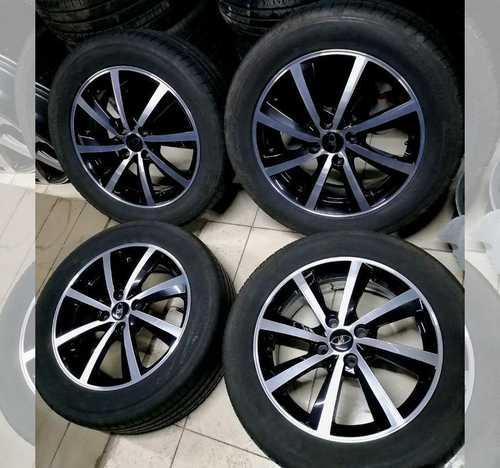 Почти новые Веста, Ларгус R16/205/55 Hankook