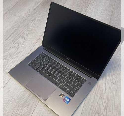 15.6" HONOR MagicBook 15 BhR-WAQ9HNR, Ryzen 5, RAM 8 ГБ, 256 ГБ, Radeon Graphics