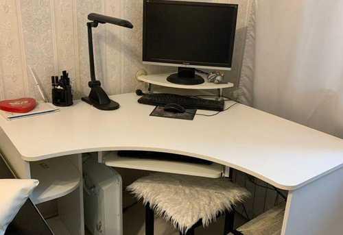 Компьютерный стол угловой белый лдсп