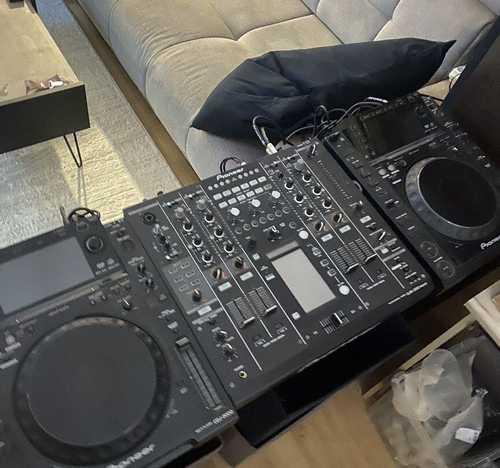 2xPioneer cdj 2000 Pioneer djm2000 nxs