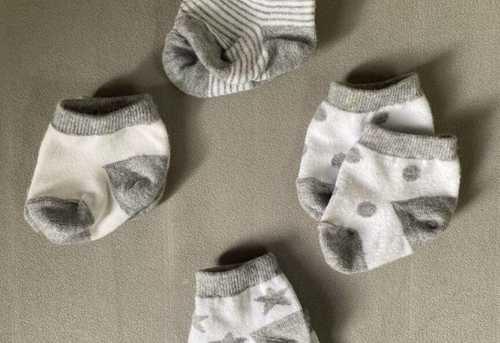 Носочки для новорожденного