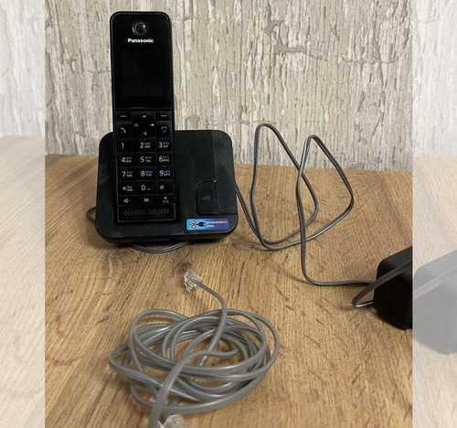 Телефон dect Panasonic KX-TGH210RUB