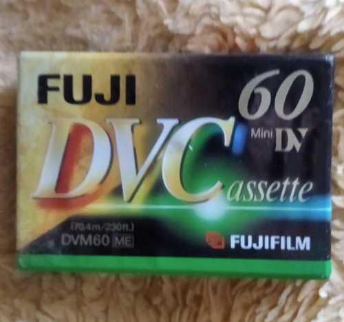 Видеокассета fuji dvс mini DV