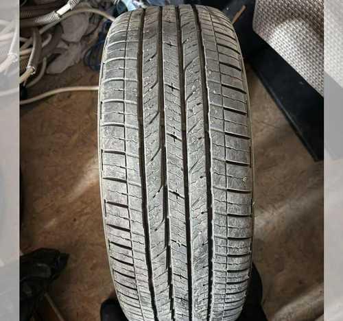 Bridgestone Dueler H/T 843 215/60 R17