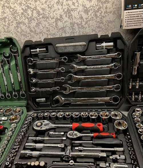Набор ключей SATA 82 предмета