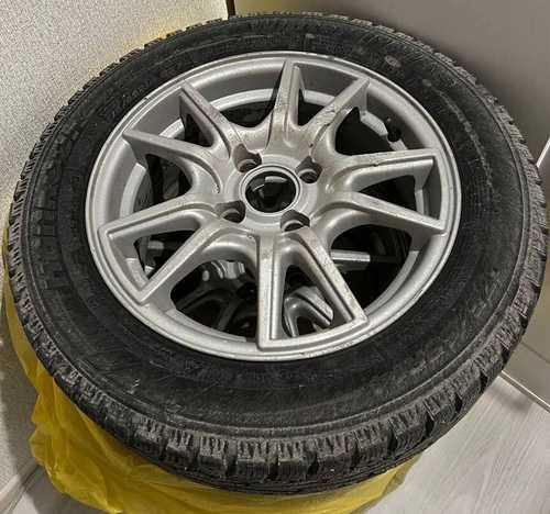 Комплект литых дисков R14 на зимней резине hankook