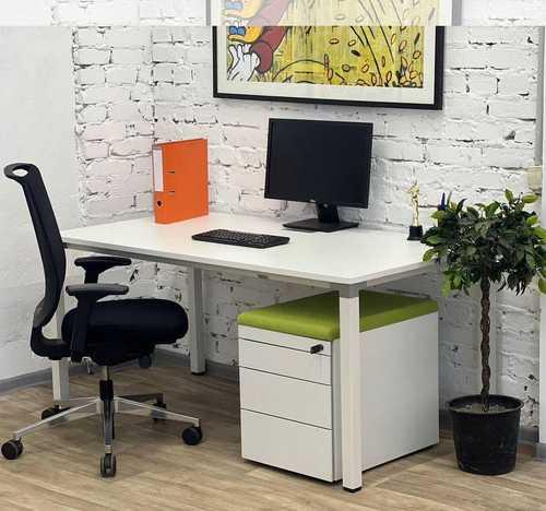 Компьютерный стол Steelcase