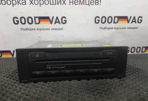 8E0035111D CD-Changer(CD-ченджер) Audi A4