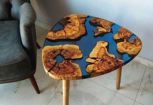 Журнальный (кофейный) столик из дерева со смолой