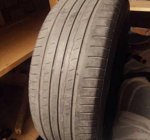 Yokohama 104ZR 225/55 R18