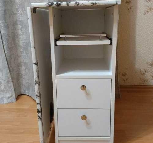 Маникюрный стол