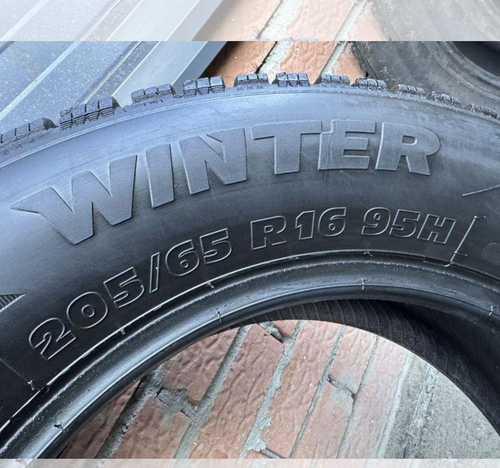 Tigar Winter 205/65 R16 95H