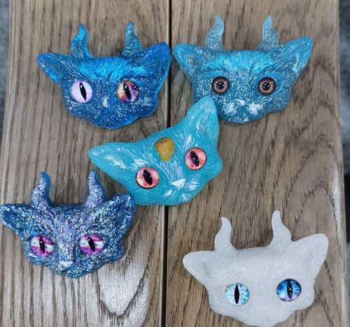Брошки кошки