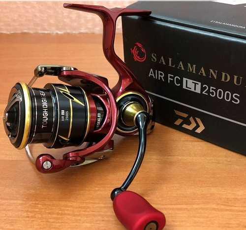 Daiwa 21 Salamandura AIR FC LT 2500S (20 Luvias)