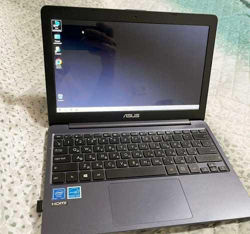 Ноутбук (нетбук) Asus E203M