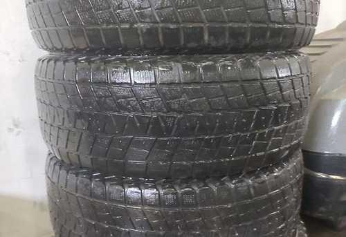 Bridgestone Blizzak DM-V1 285/65 R17