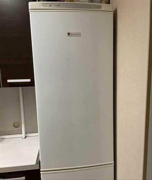 Узкий холодильник Swizer