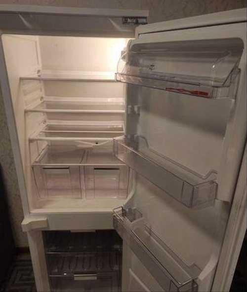 Холодильник бу встроенный Whirlpool (from Ikea)