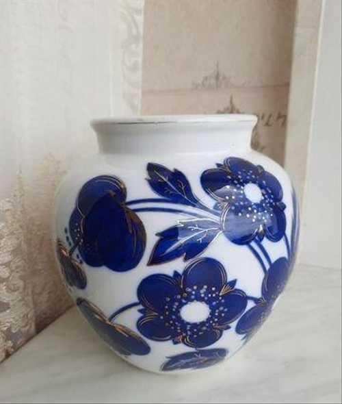 Старинная красивая ваза " синие цветы" завод лфз