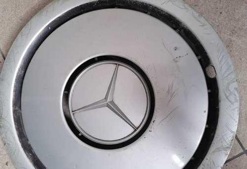Колпак колеса на Mercedes-Benz W124 R15