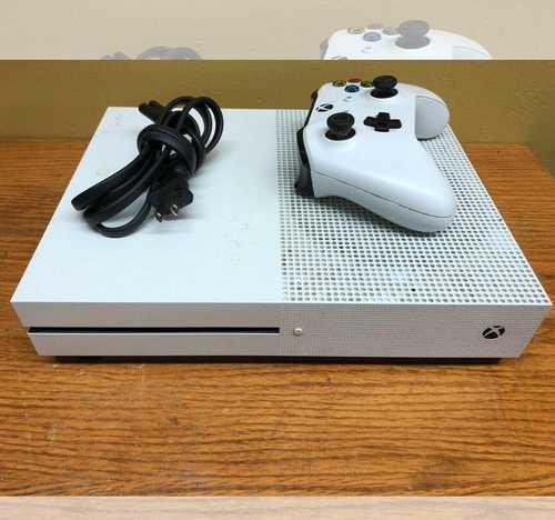 Xbox One S с играми