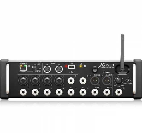 Цифровой микшерный пульт Behringer XR12