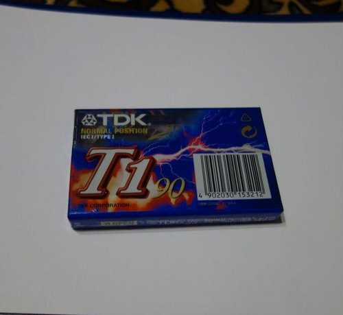 Две аудиокассеты TDK T1
