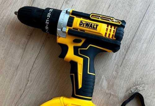 Шуруповерт в наборе DeWalt 21V