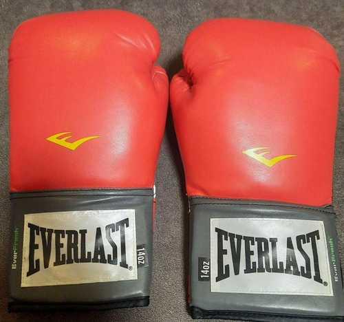 Боксерские перчатки 14 oz everlast,новые