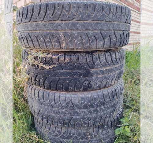 Bridgestone Ice Cruiser 7000 185/65 R15 83R