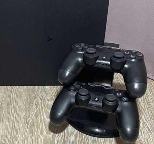 Sony PS4 slim 1tb + 70 игр + 2 геймпада