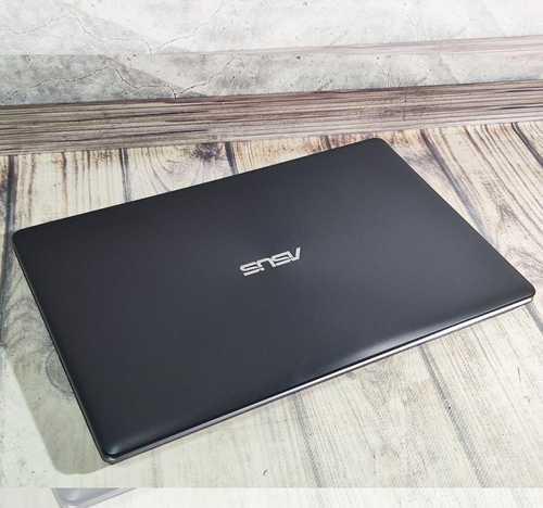 Asus 15.6HD/I5-3GEN/8GB/intel/240SSD/как новый