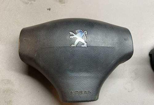 Подушка безопасности водителя Peugeot 206