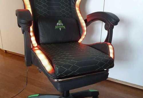 Кресло игровое компьютерное с подставкой под ноги