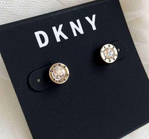 Новые серьги Dkny пусеты с логотипом ориг