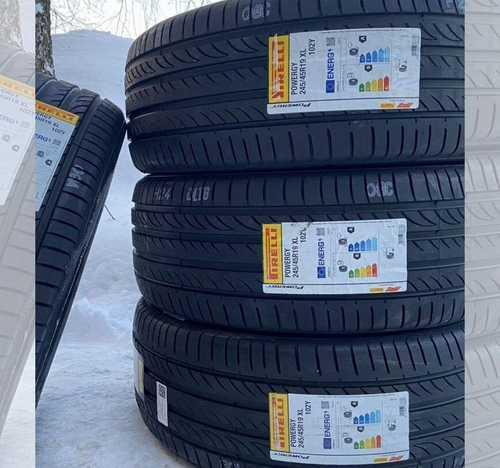 Pirelli Powergy 245/45 R19 102Y