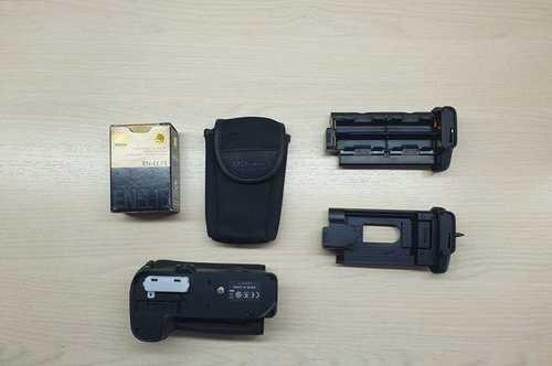 Оригинальный батарейный блок Nikon MB-D11