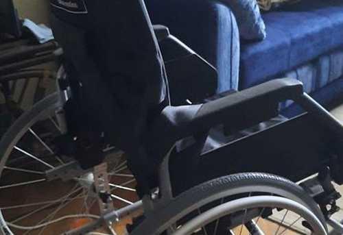 Кресло-коляска инвалидное с ручным приводом