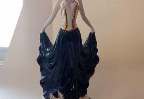 Статуэтка Девушка в бальном платье Кобальт Чехия