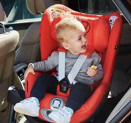 Автокресло Cybex sirona z с базой isofix