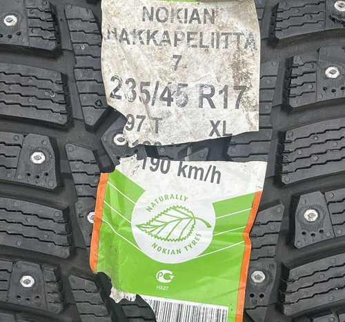 Nokian Tyres Hakkapeliitta 7 235/45 R17 97T
