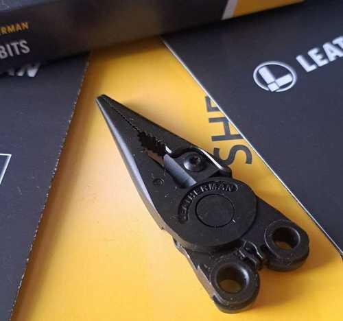 Пассатижи Leatherman Charge black