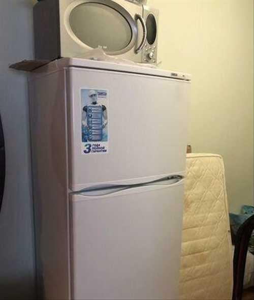 Холодилтник и микроволновка