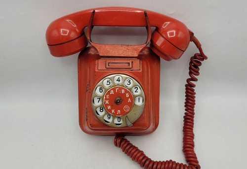 Старинный красный настенный телефон 1940 г. кз
